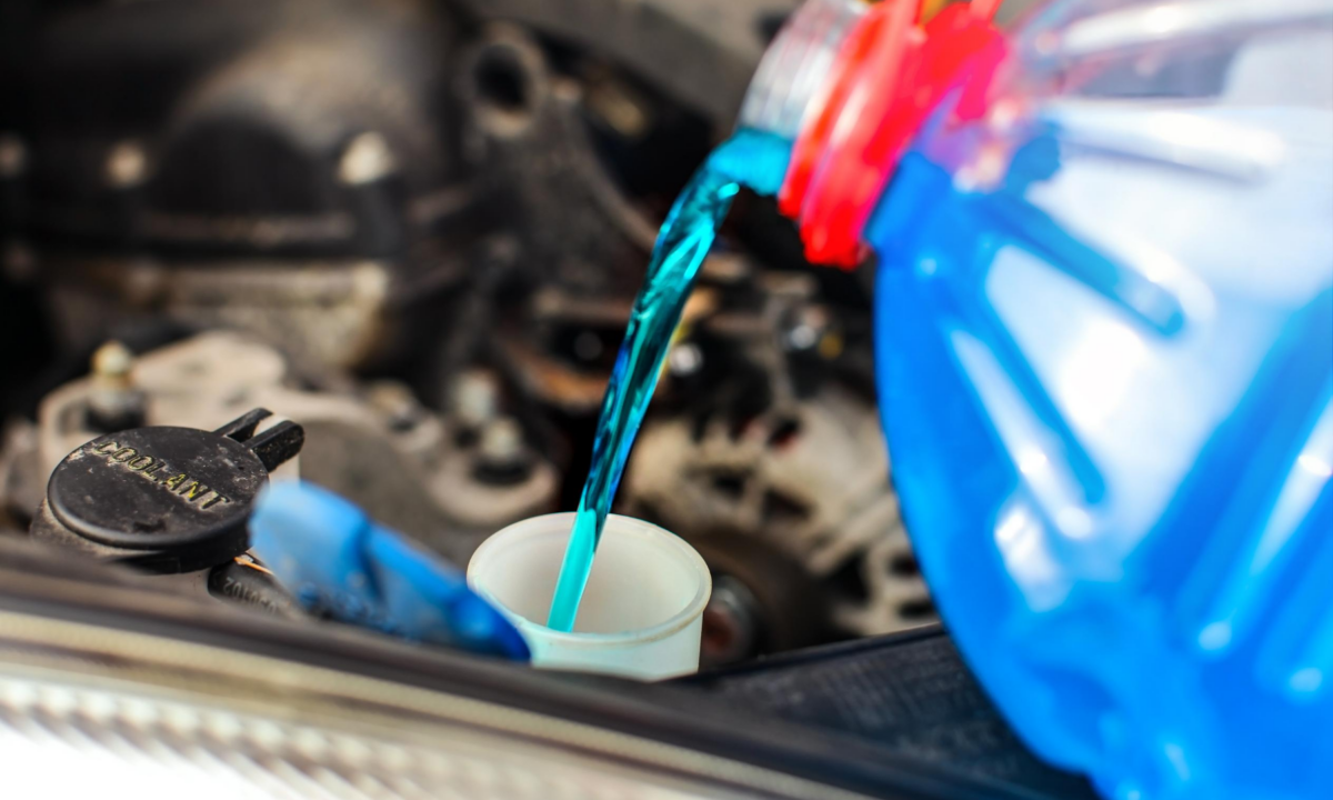 Check your Antifreeze/Coolant Levels Before Summer in Colorado Springs